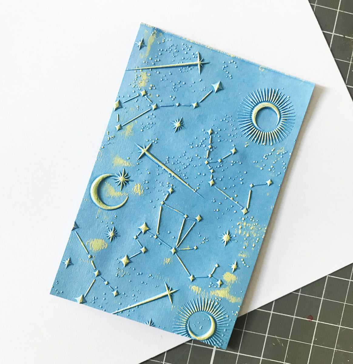 Using Sizzix Acrylic Paints in your crafting projects! – Sizzix.com